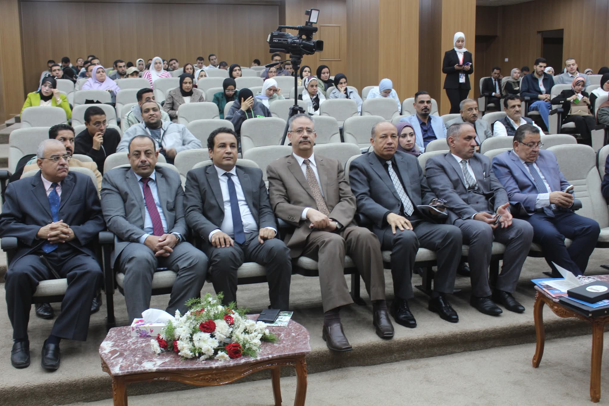 رئيس جامعة المنصورة يختتم فعاليات مؤتمر «تطوير الدراسات القانونية في ...